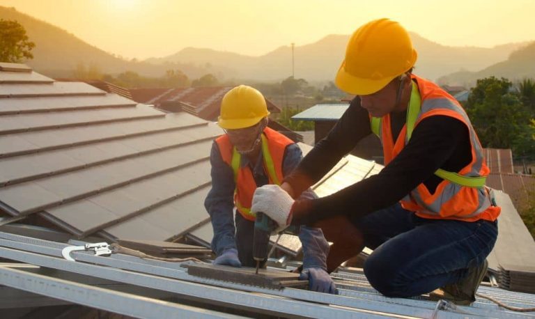 Roofing Professionals: Which One Should You Hire?